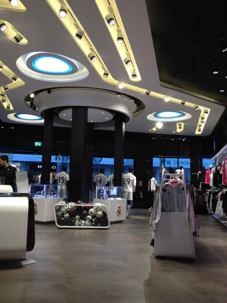 Real Madrid Official Store, Madrid | SCHAKO